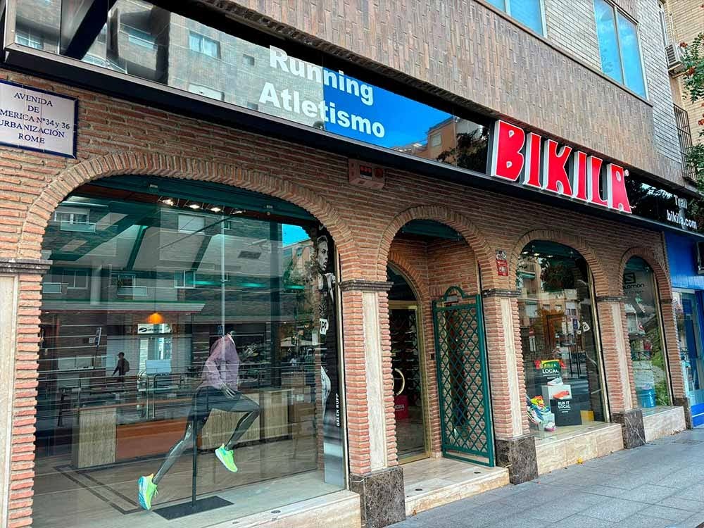 Bikila llega a Granada – BIKILA